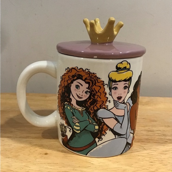 Disney | Dining | Nwt Disney Princesses Mug With Pink Lid And Yellow ...